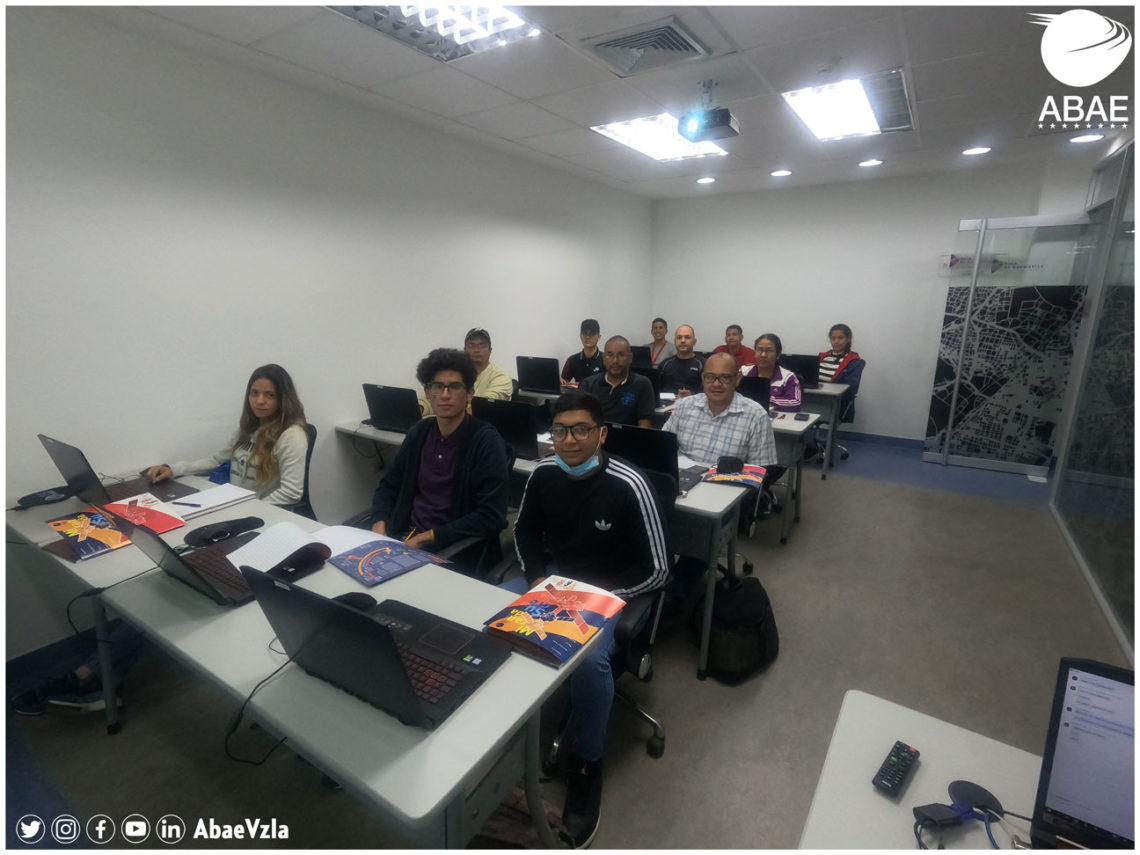 ABAE dicta 1er curso de programación en Python a profesionales del ...