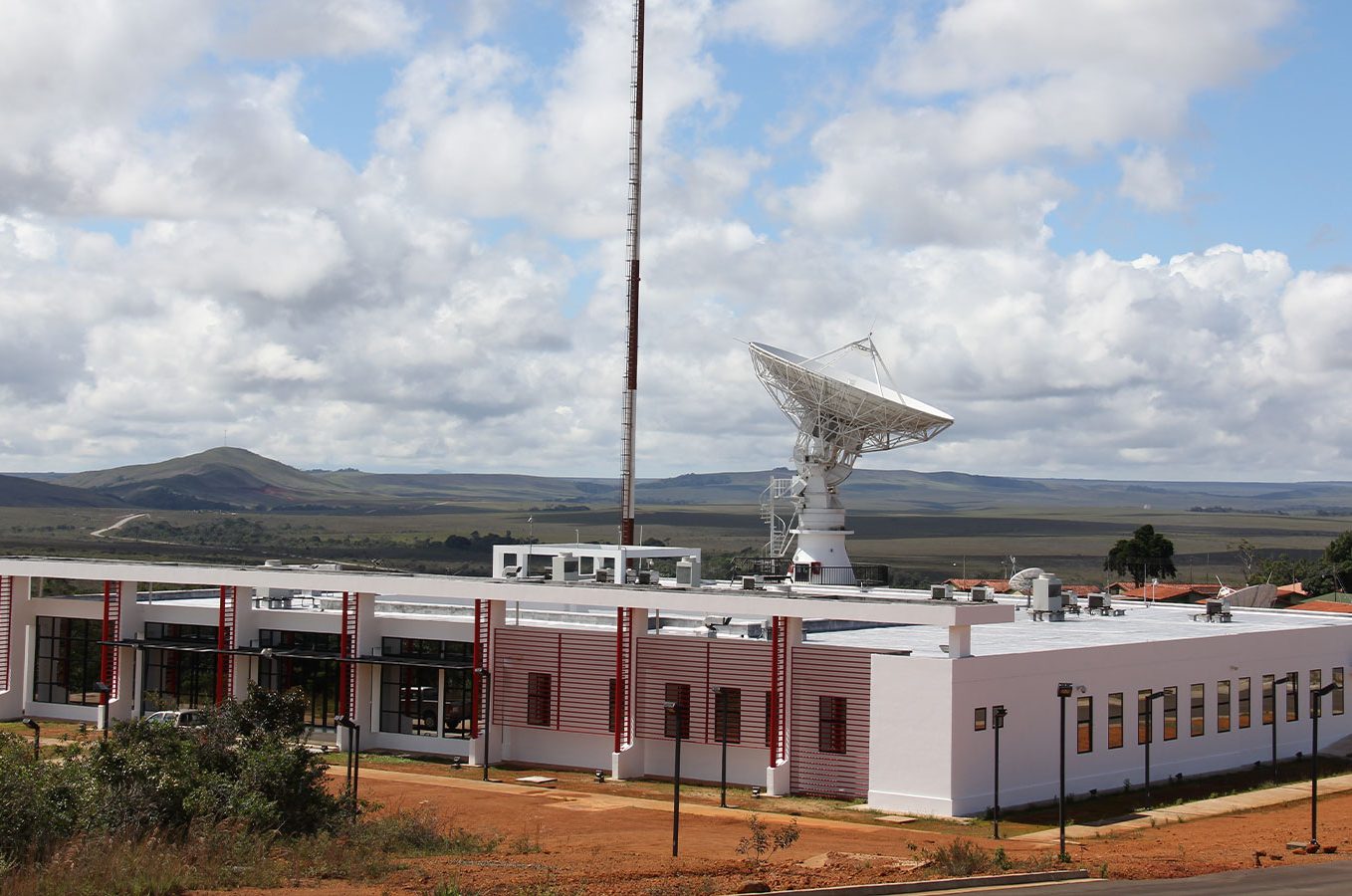 Inspeccionan instalaciones de la Estación Terrena de Control Satelital ...